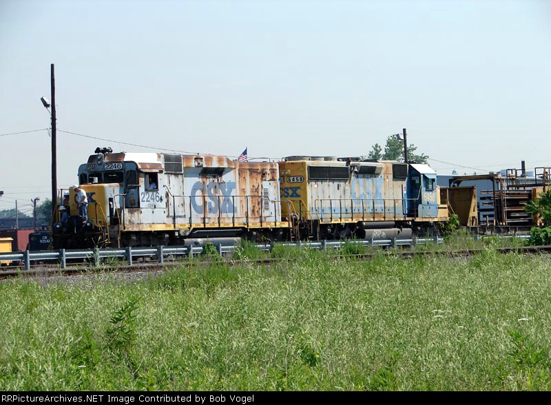 CSX 2246 & 6458